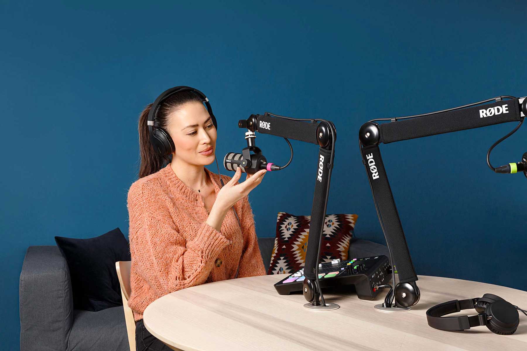 RØDE Releases the PSA1+ Professional Studio Arm for Streamers and Broa ...